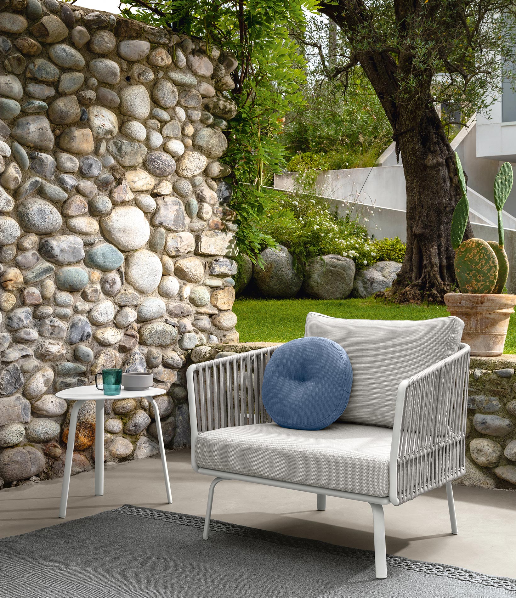 Milo Two-seater Sofa | Italian Outdoor/Indoor Furnishings: Talenti