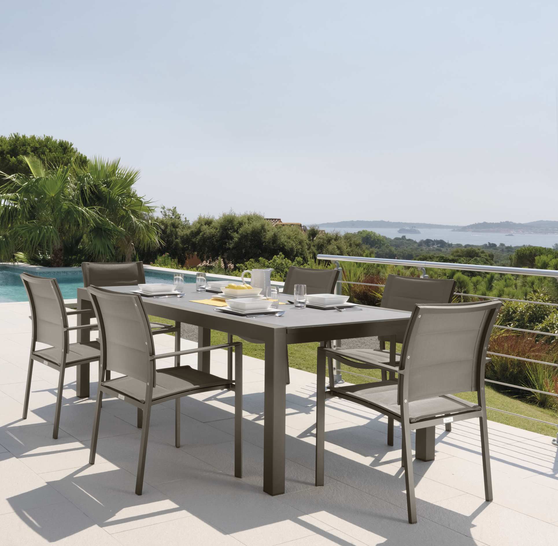 Touch 152/225 Extentible dining Table | Italian garden furniture: Talenti