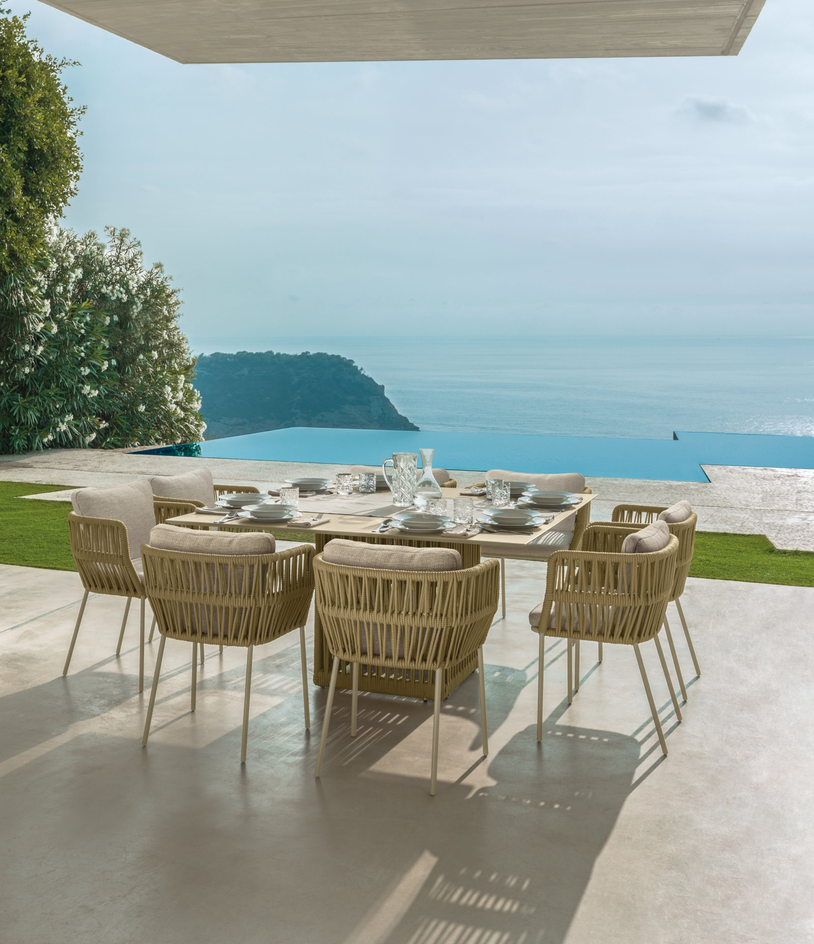 Cliff D140 Dining Table | Italian garden furniture: Talenti