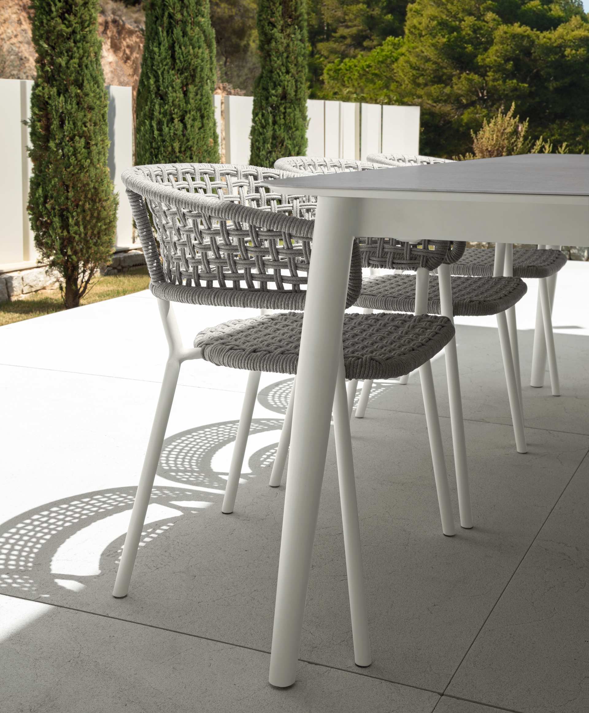 Moon//Alu Square Table | Italian garden furniture: Talenti