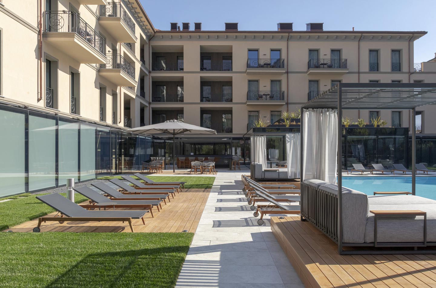 Grand Hotel Victoria – Italy (Lombardia) | Italian garden furniture ...