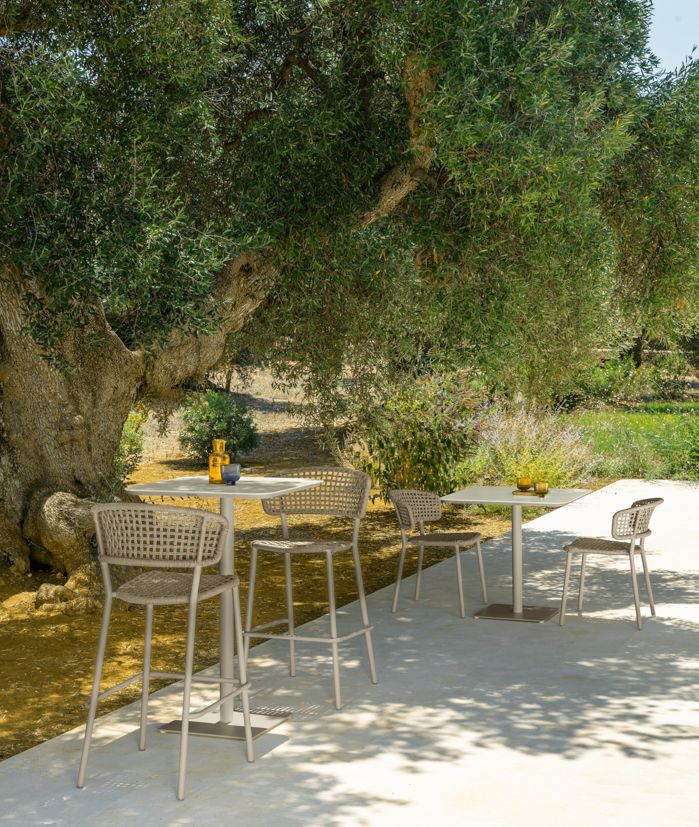 Moon//Alu Square Table | Italian Outdoor/Indoor Furnishings: Talenti