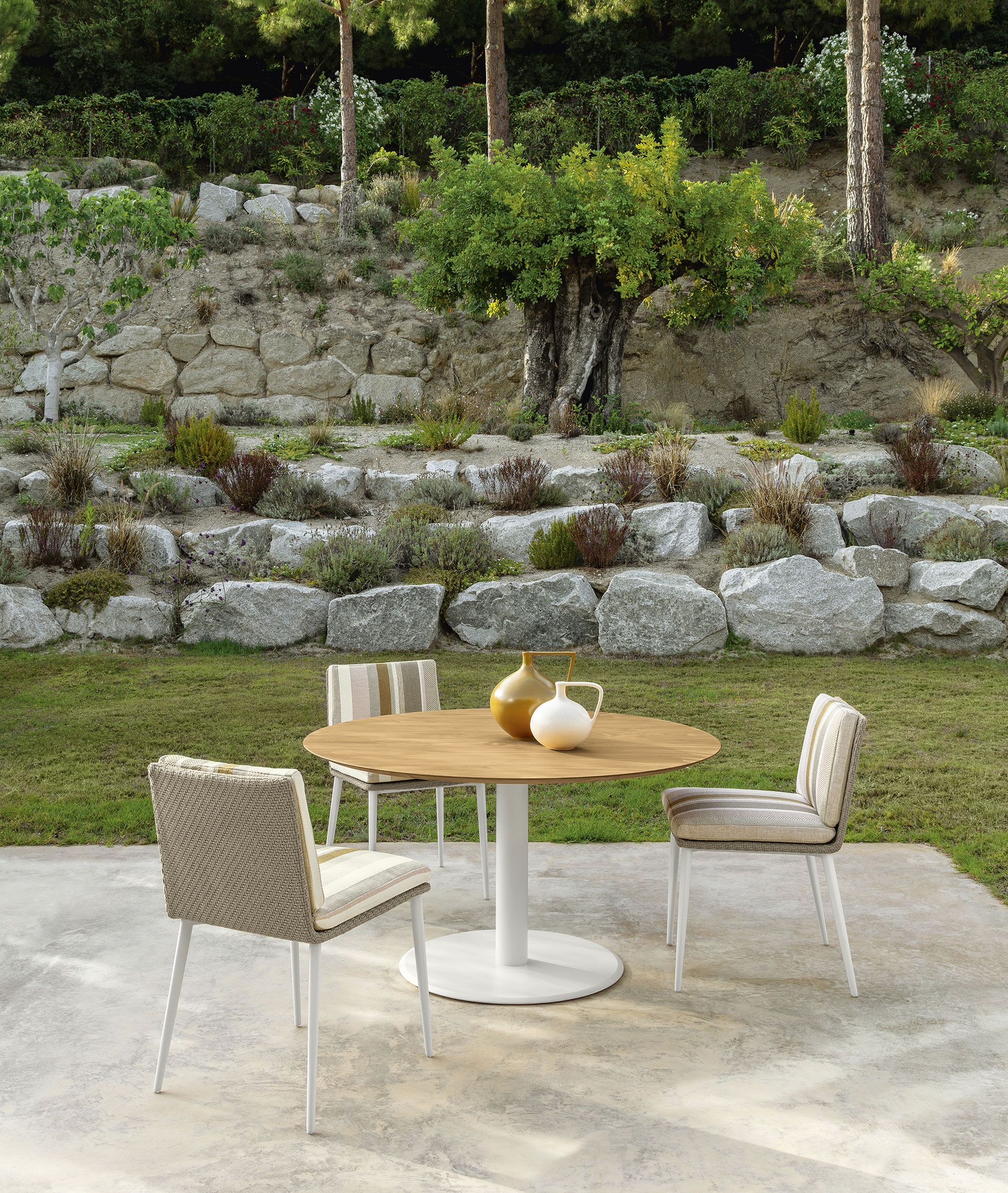 Leaf dining table H68 | Italian garden furniture: Talenti