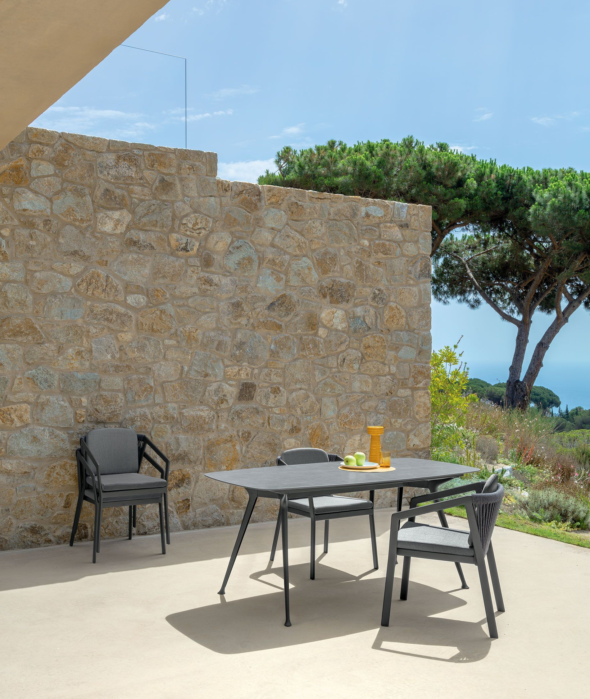 Nova Dining table | Italian garden furniture: Talenti