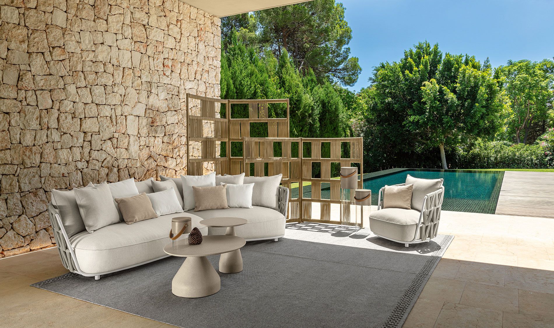 Swipe Swivel armchair | Italian Outdoor/Indoor Furnishings: Talenti