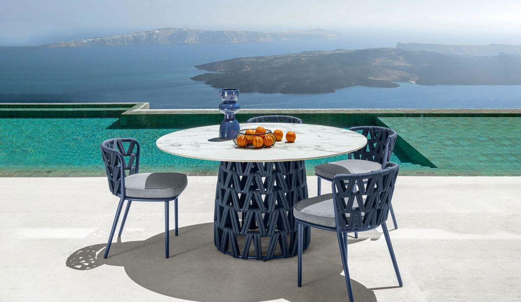 Swipe Dining table D150 | Italian garden furniture: Talenti