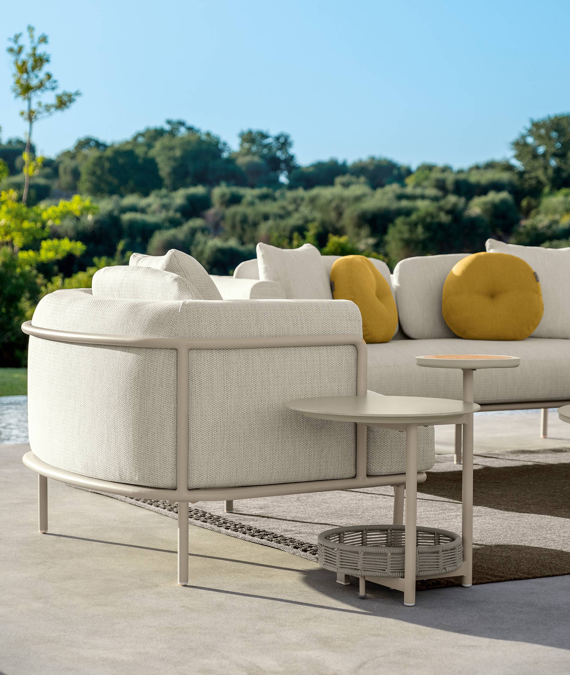 Lisa Sofa | Italian garden furniture: Talenti