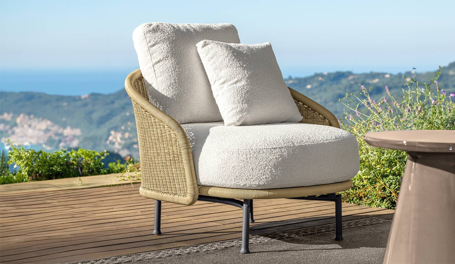 Nido Living Armchair | Italian garden furniture: Talenti