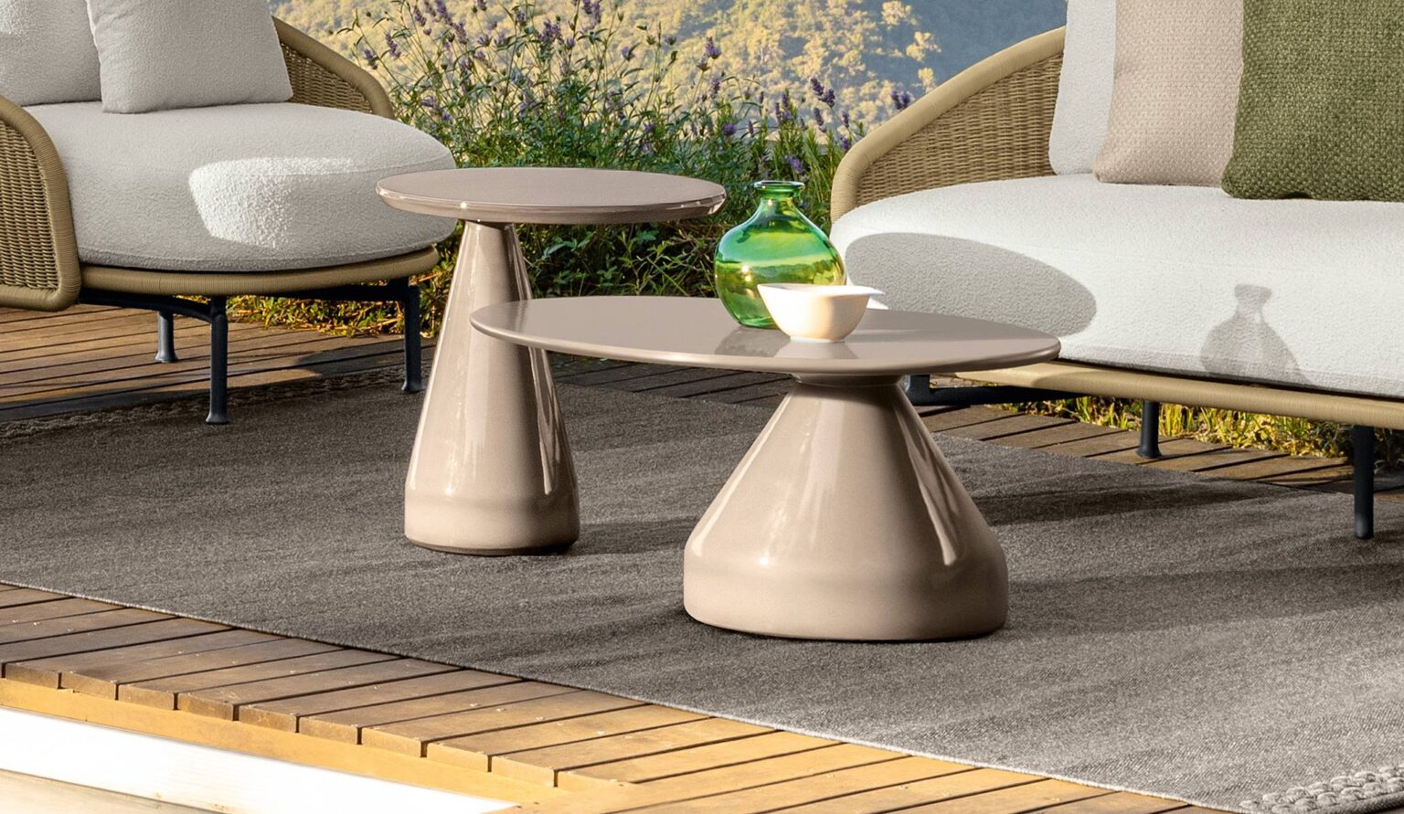 Plaza glossy coffee table d45 | Italian garden furniture: Talenti